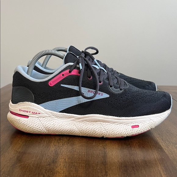 Brooks | Shoes | Brooks Ghost Max Womens Size D Blue And Pink Athletic ...